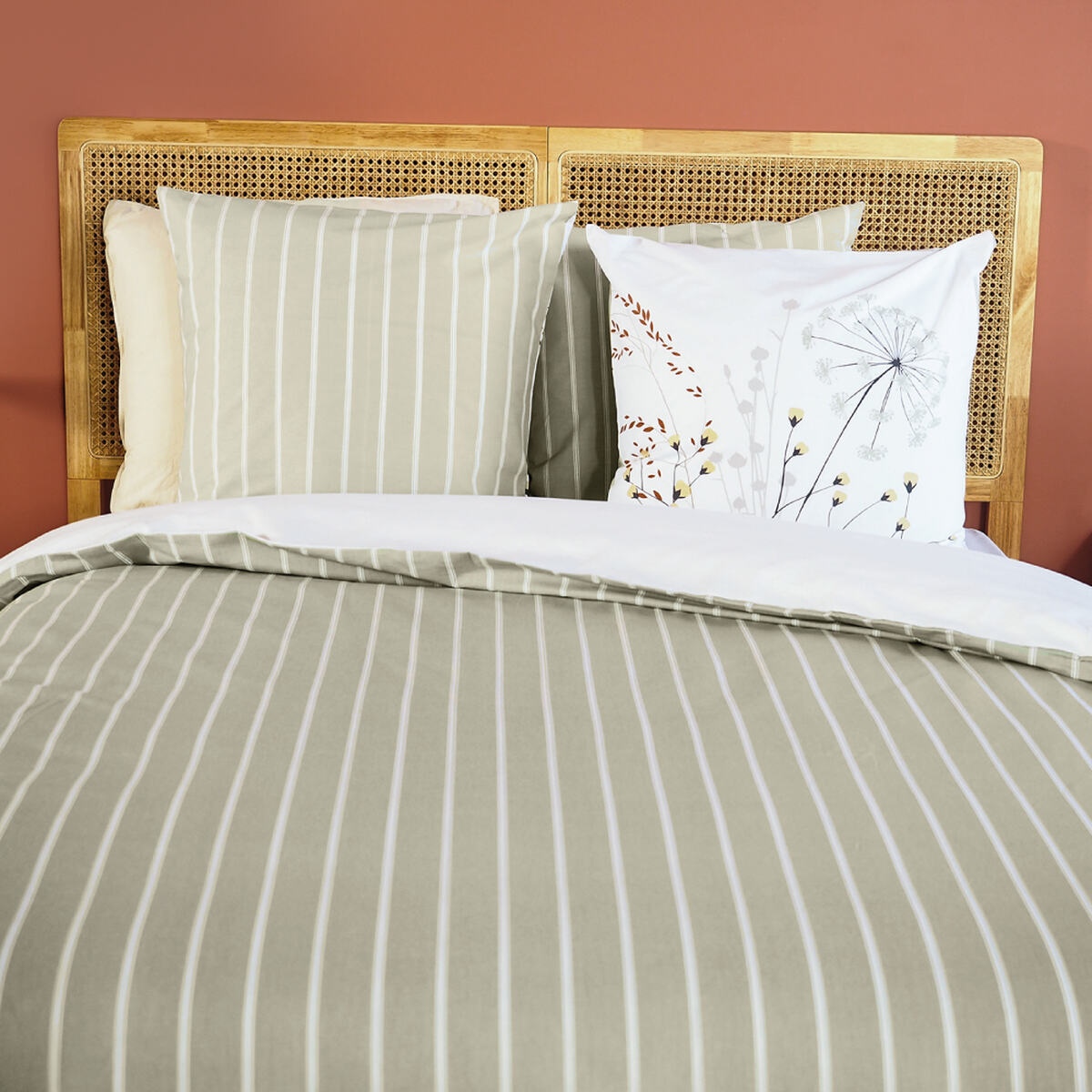 Parure de lit en toile de coton SOLIFLORE blanc 240 x 220 cm - 4MURS